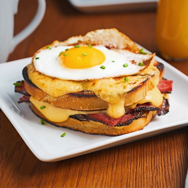 Fried Green Tomato Beni Bowl w/ Cholula Hollandaise - Recipe